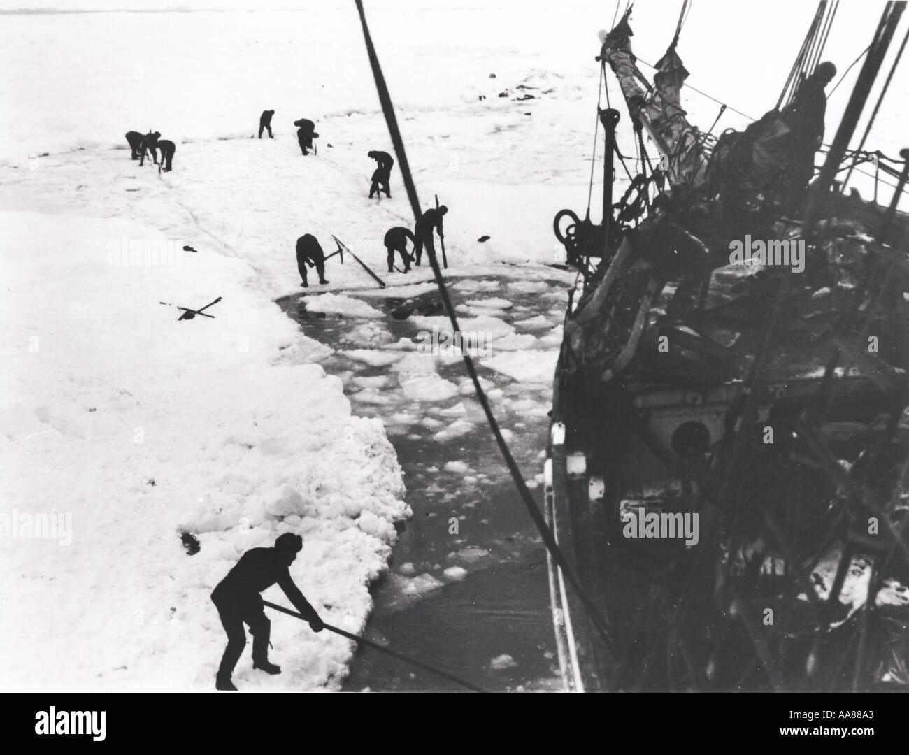 Frank hurley endurance hi-res stock photography and images - Alamy