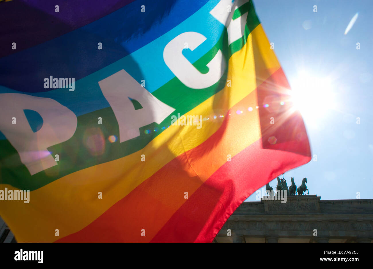 Italian peaceflag Pace in front of the Brandbenburger Tor in Berlin ...