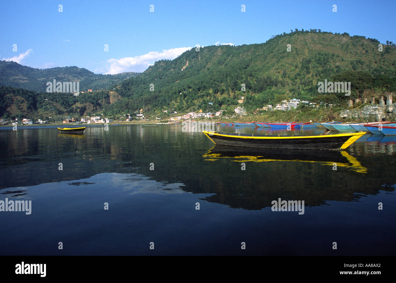 Canoe in pokhara hi-res stock photography and images - Alamy