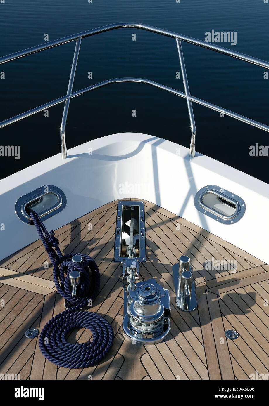 Ship capstan hi-res stock photography and images - Alamy