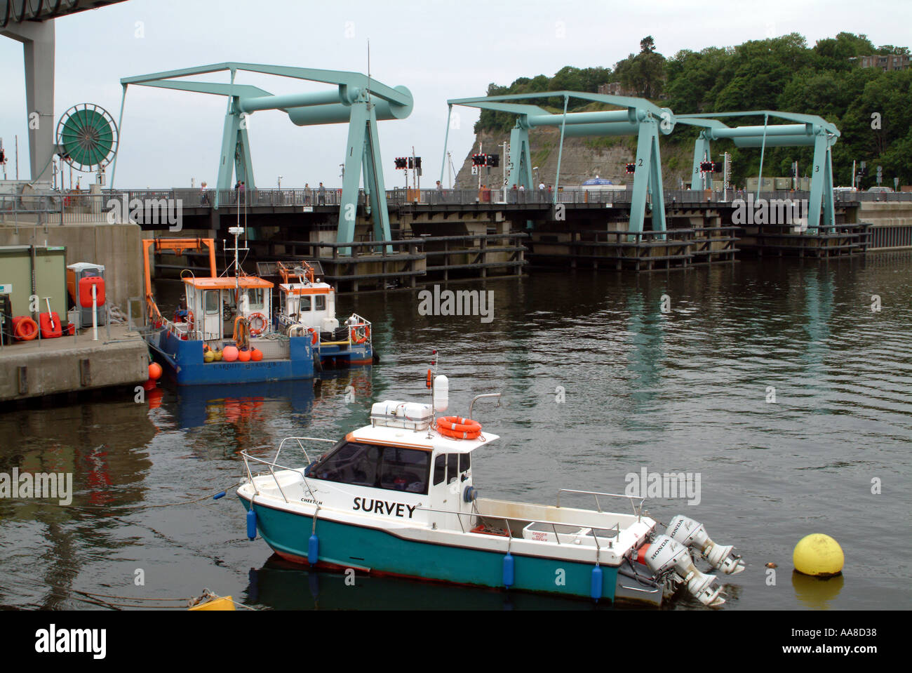 Cardiff Bay Barrage lock gates lifting bridges Stock Photo - Alamy
