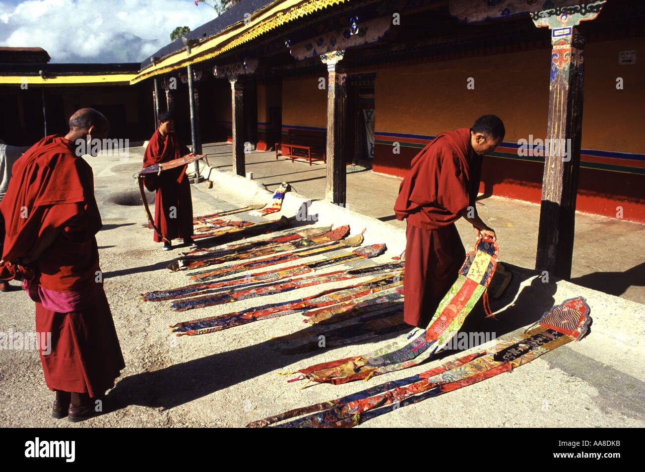 Buddhist art tapestry hi-res stock photography and images - Alamy