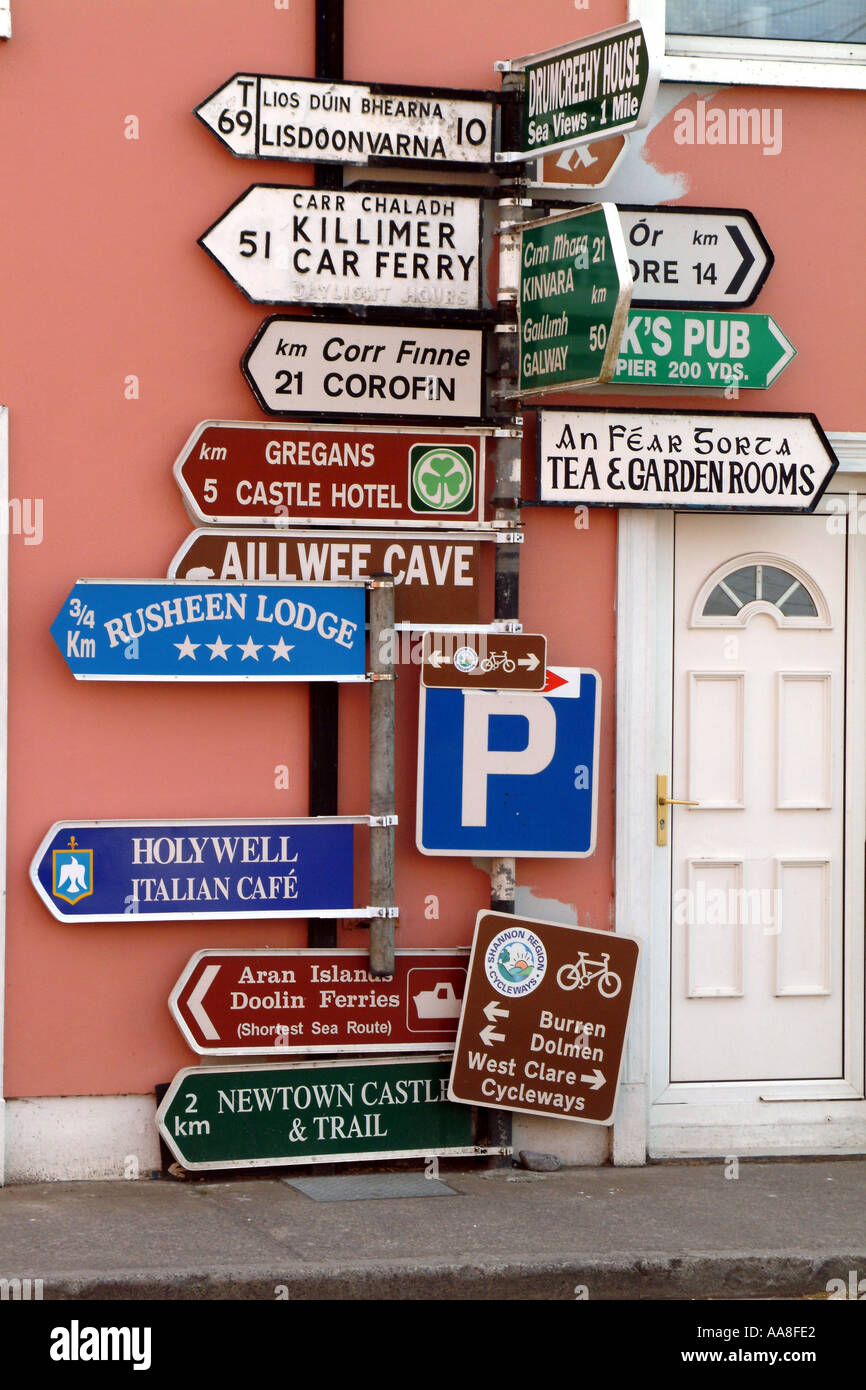 Gaelic Road Signs Stock Photos & Gaelic Road Signs Stock Images - Alamy