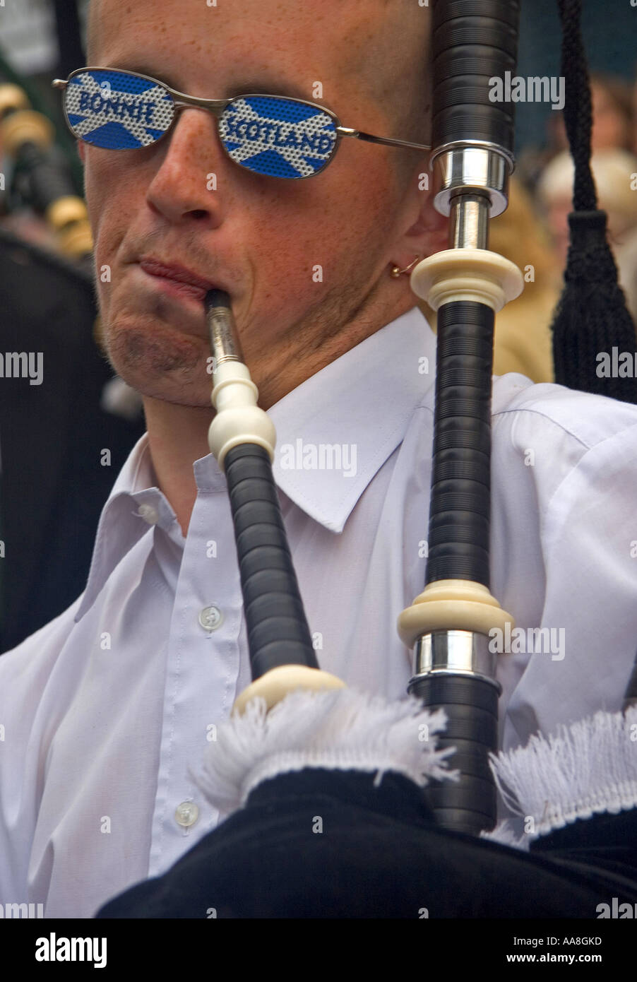 Folk instruments scotland hi-res stock photography and images - Alamy
