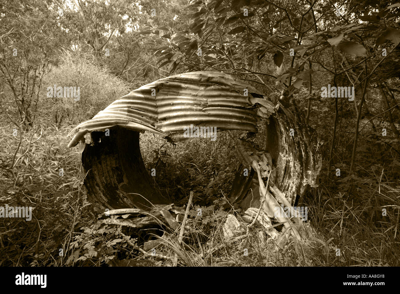 Old galvanised water tank hi-res stock photography and images - Alamy