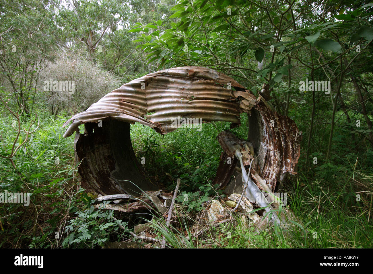 Old galvanised water tank hi-res stock photography and images - Alamy