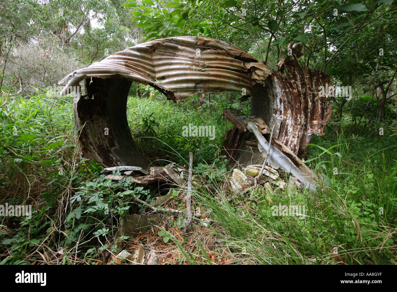 Old galvanised water tank hi-res stock photography and images - Alamy