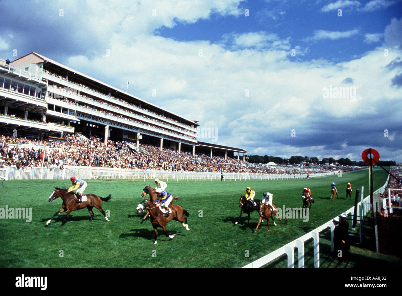 Epsom racecourse stand hi-res stock photography and images - Alamy