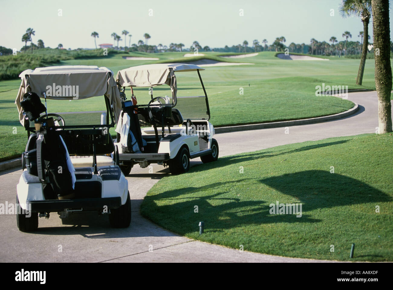 Nobody golf carts hi-res stock photography and images - Alamy