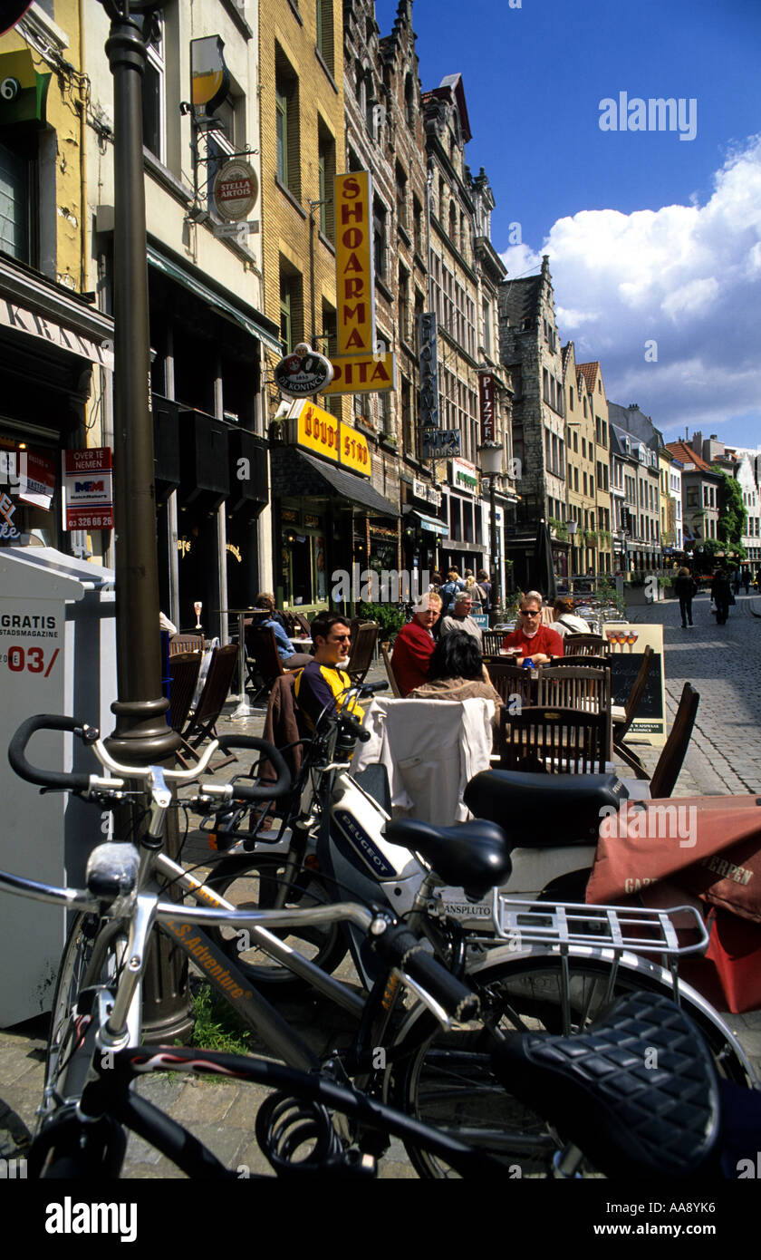 Antwerp streets hi-res stock photography and images - Alamy