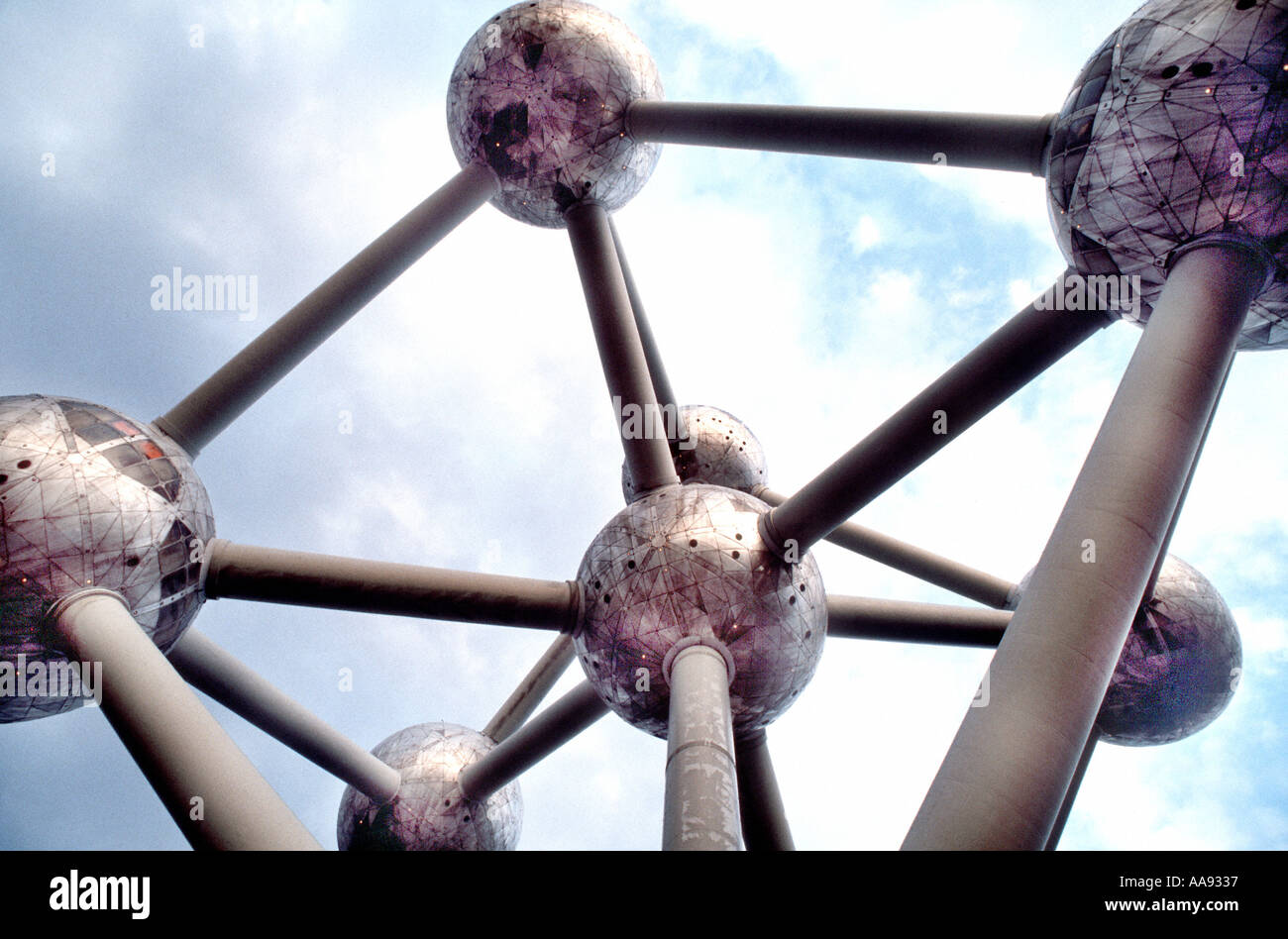 World famous landmark atomium hi-res stock photography and images - Alamy