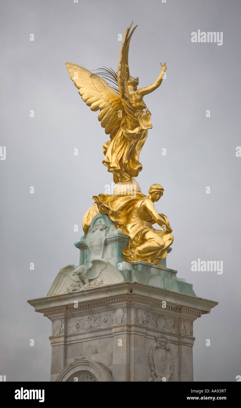 Queen Victoria memorial Buckingham palace London England UK Europe Stock Photo - Alamy