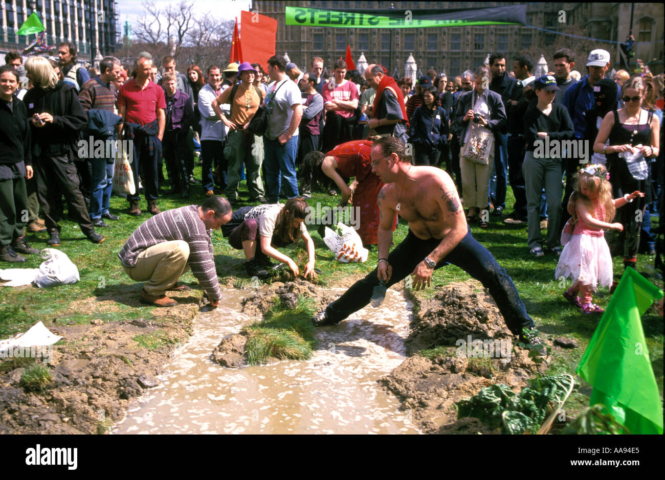 Guerrilla gardening hi-res stock photography and images - Alamy