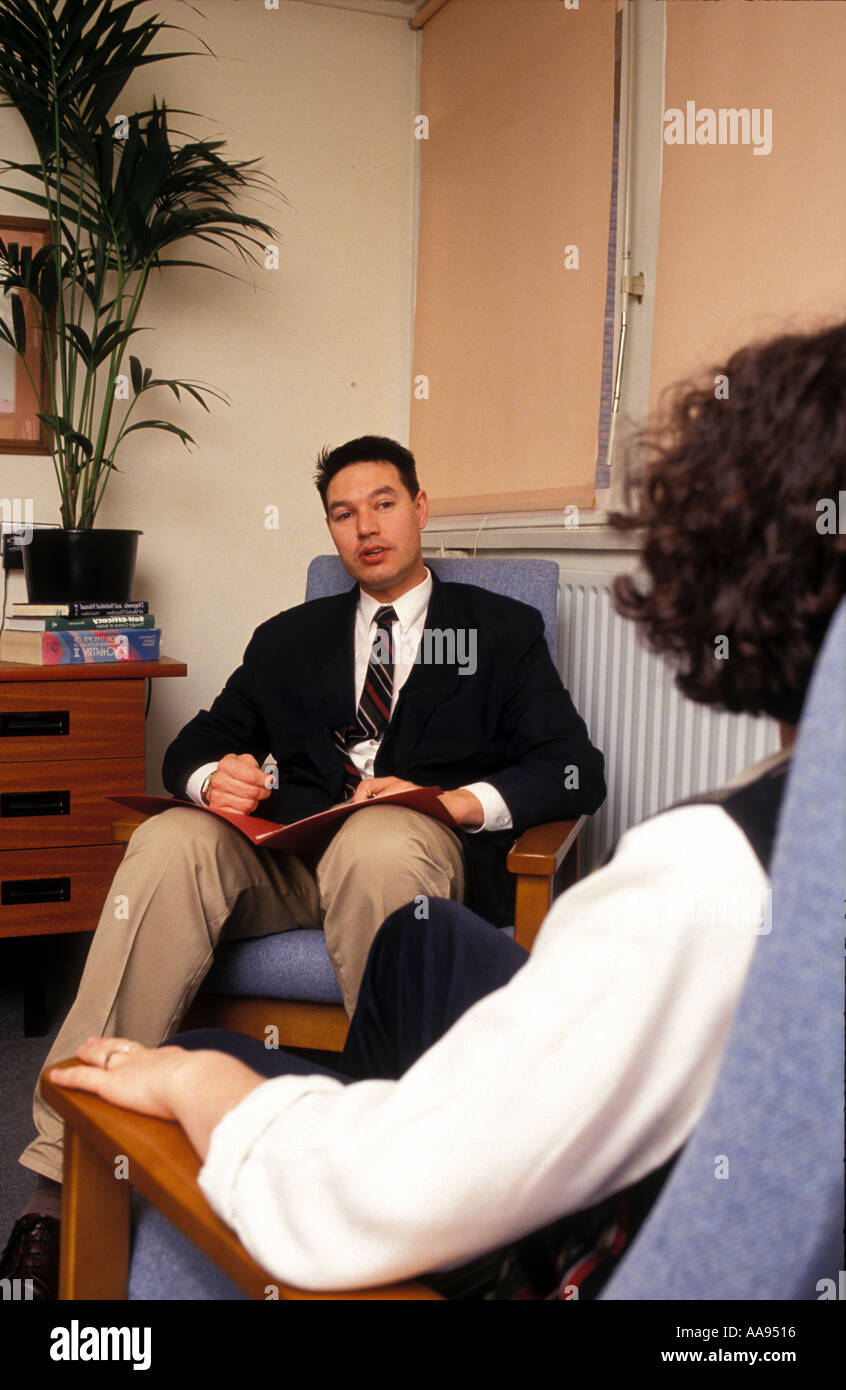 Psychiatrist and patient hi-res stock photography and images - Alamy