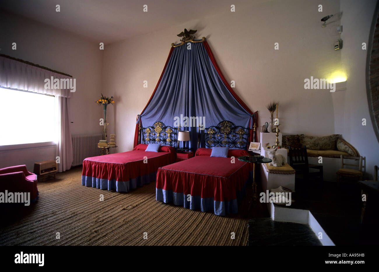 Salvador dali house museum interior hi-res stock photography and images ...