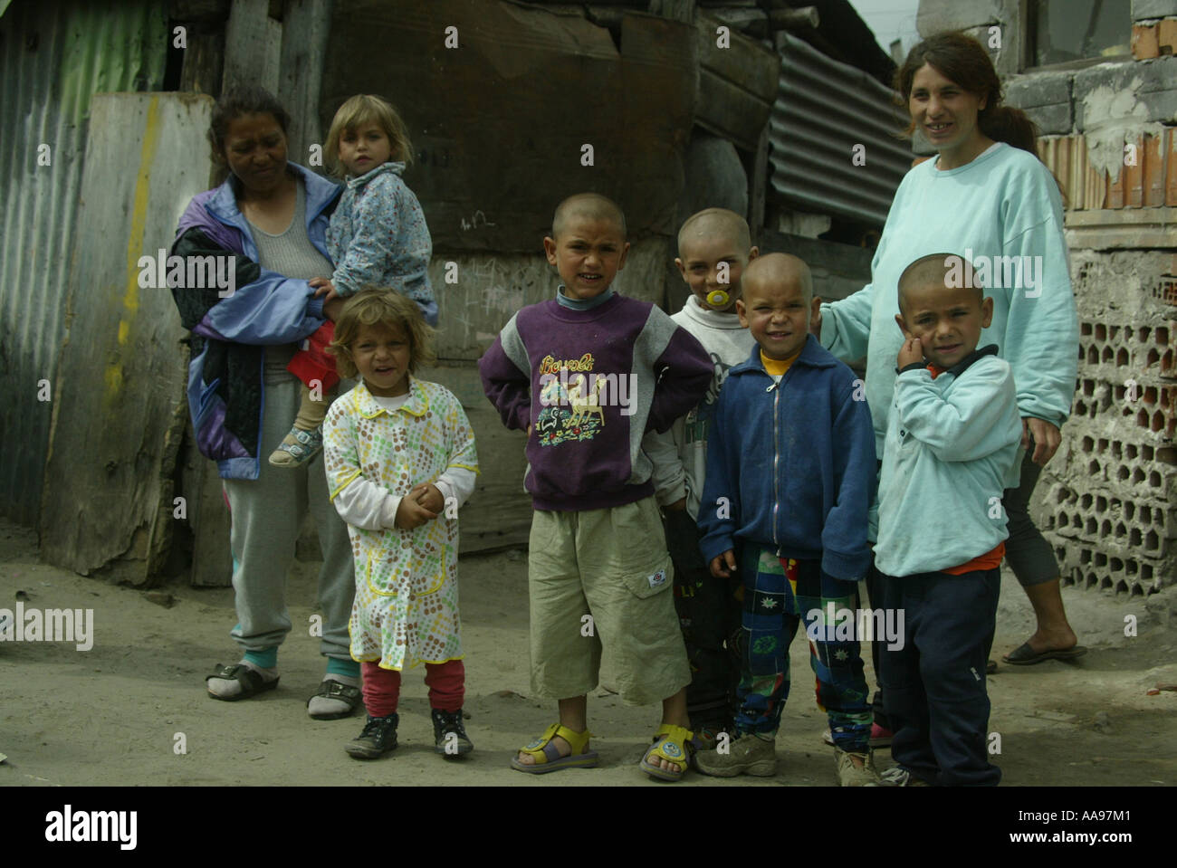 ROMA GYPSY CHILDREN ON A SITE NEAR KOSICE IN SLOVAKIA Stock Photo - Alamy