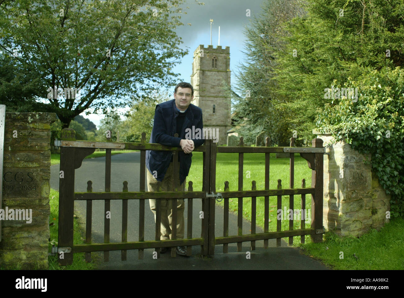 Vicar church hi-res stock photography and images - Alamy