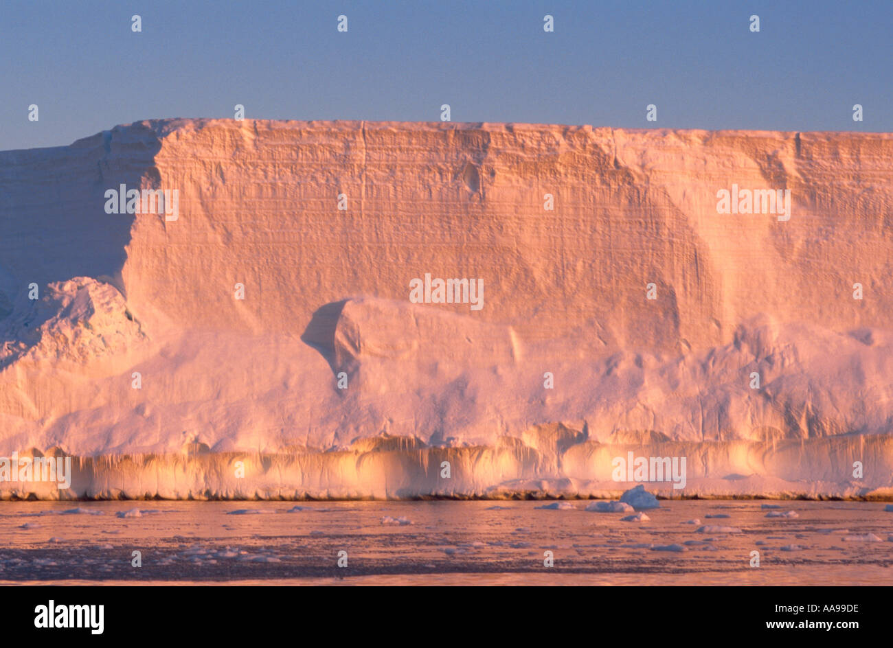 Davis sea antarctica hi-res stock photography and images - Alamy