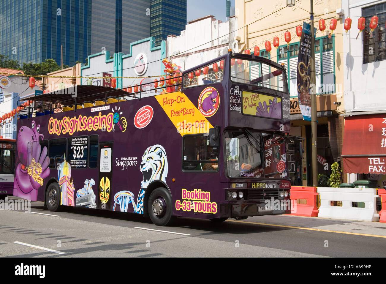 Open top buses hi-res stock photography and images - Alamy