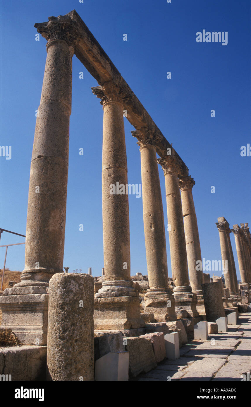 colonnaded street Jerash, Jordan Stock Photo - Alamy