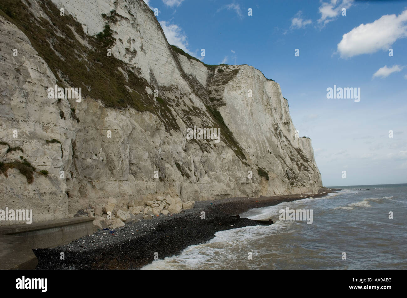 White cliffs at St Margaret s at Cliffe Stock Photo - Alamy