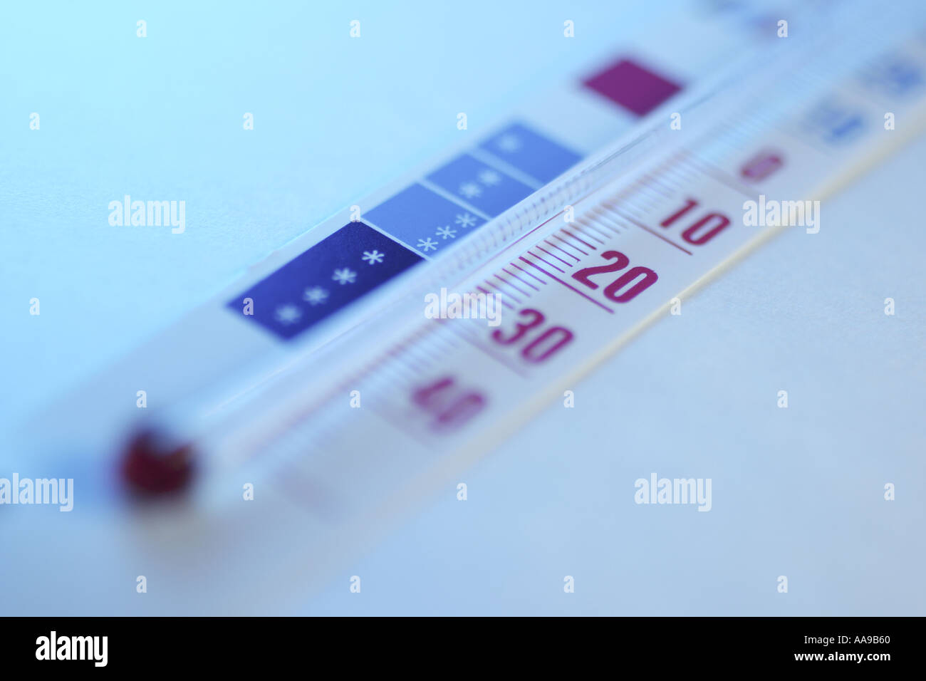 Freezing point thermometer hi-res stock photography and images - Alamy