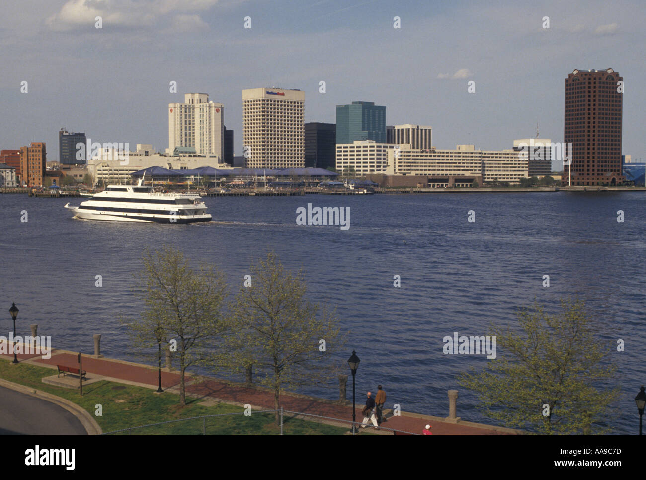 Norfolk virginia skyline hi-res stock photography and images - Alamy