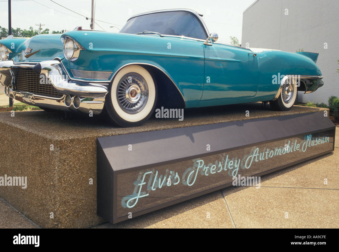 Elvis presley car museum in memphis hi-res stock photography and images ...