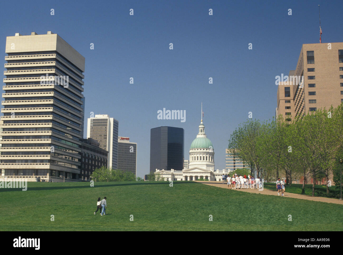 St louis high rise hi-res stock photography and images - Alamy