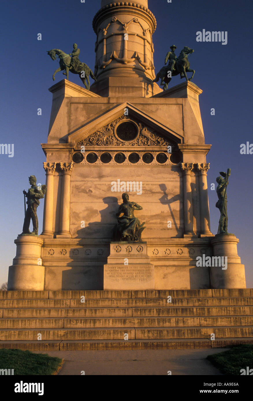 Statue monument iowa hi-res stock photography and images - Alamy