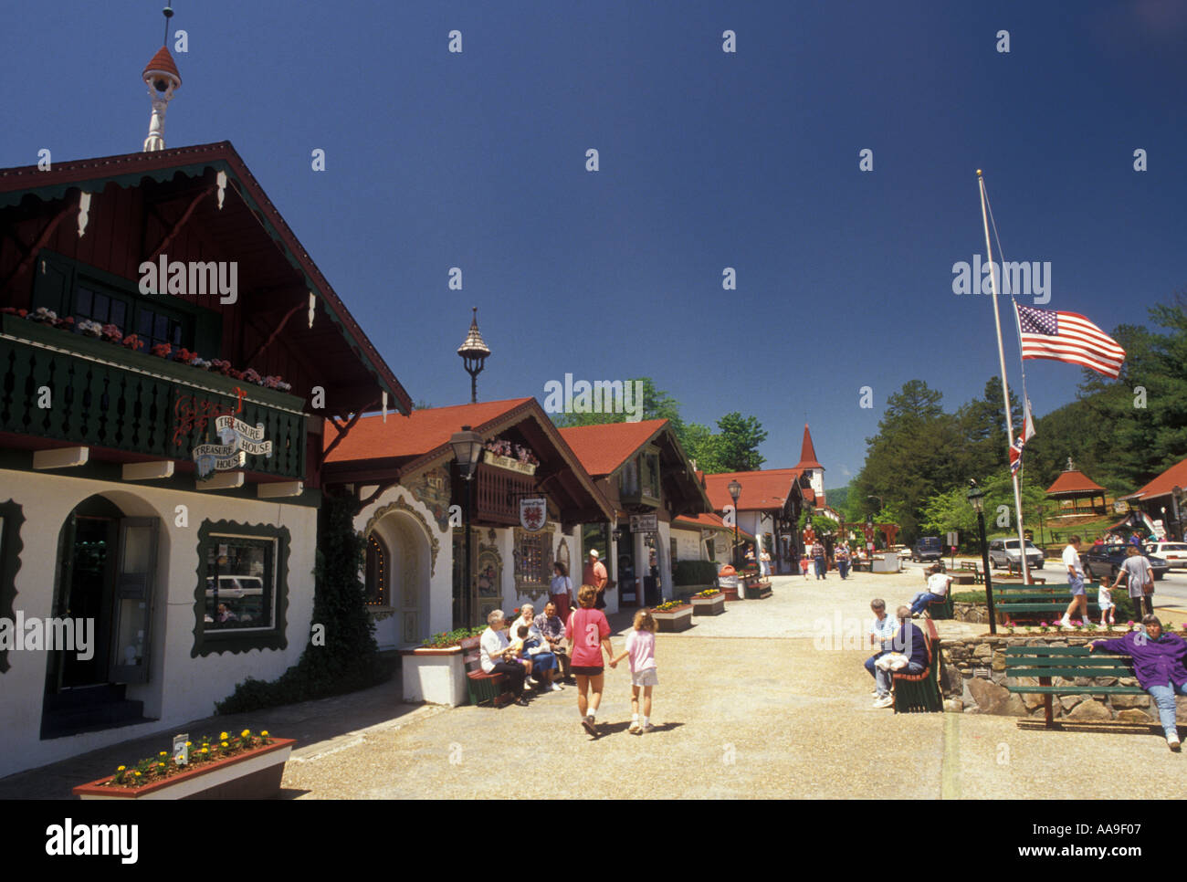 Helen georgia main street hi-res stock photography and images - Alamy