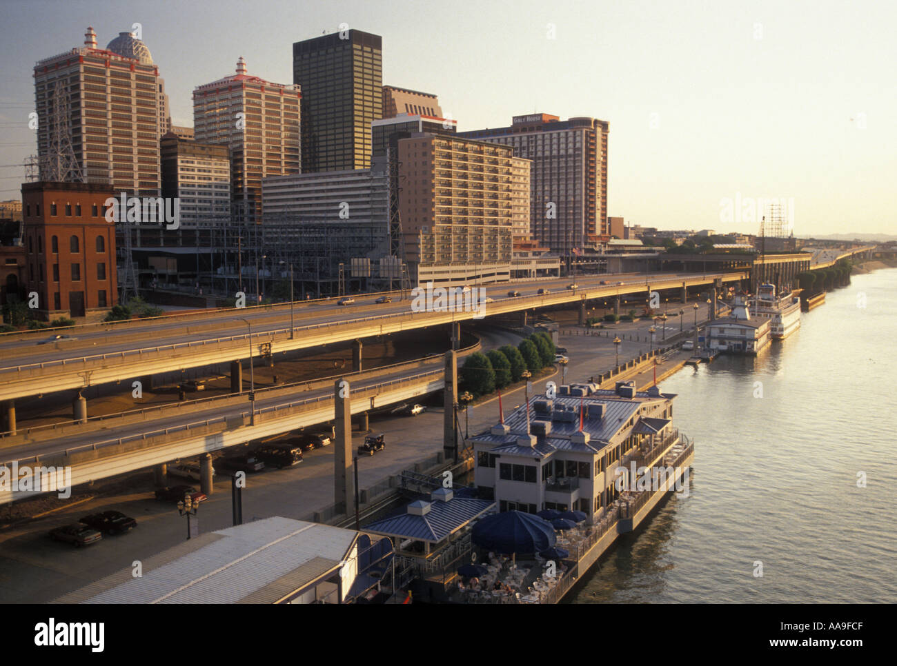 Louisville riverfront hi-res stock photography and images - Alamy