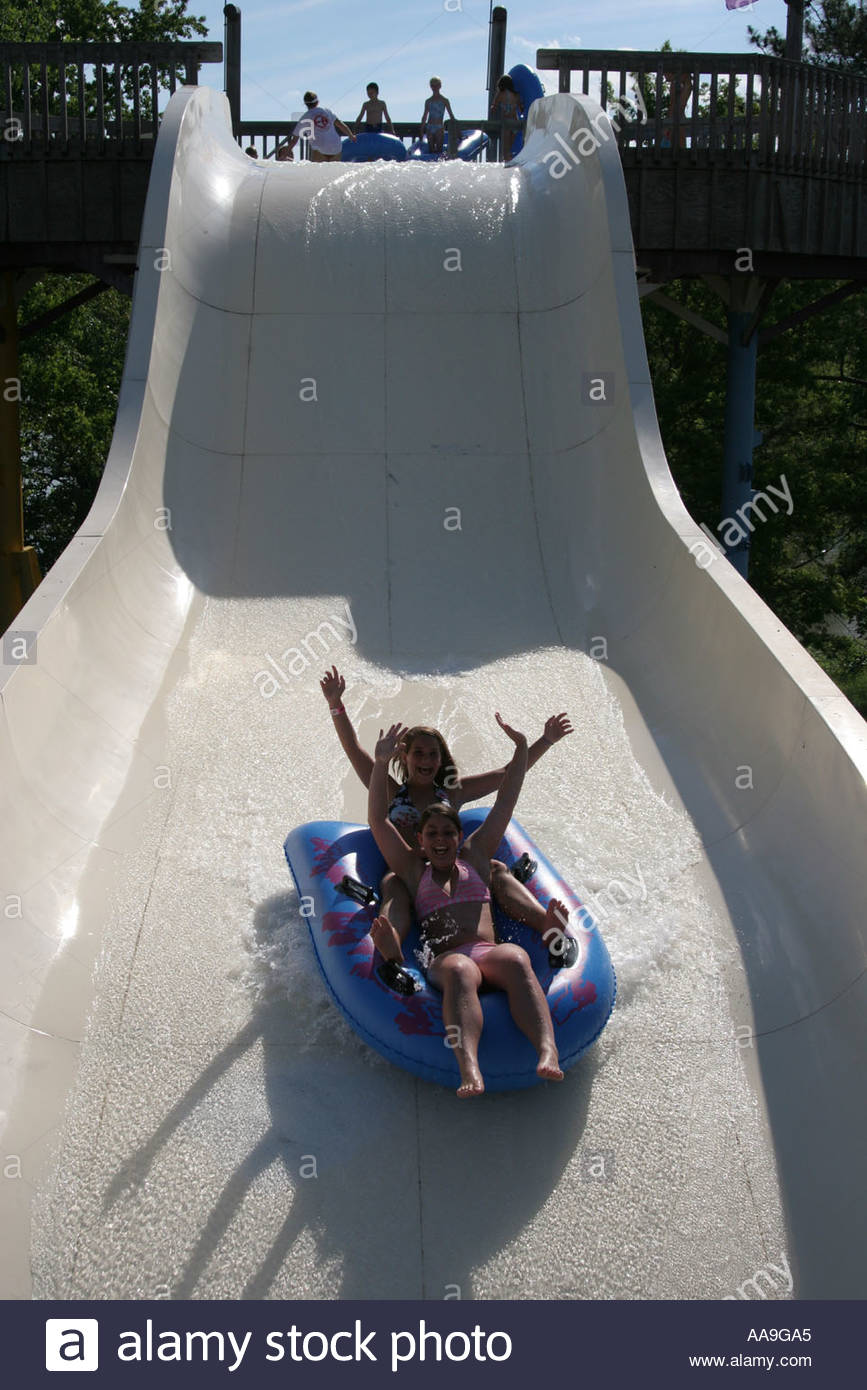 Teenagers Waterpark Stock Photos & Teenagers Waterpark Stock Images - Alamy