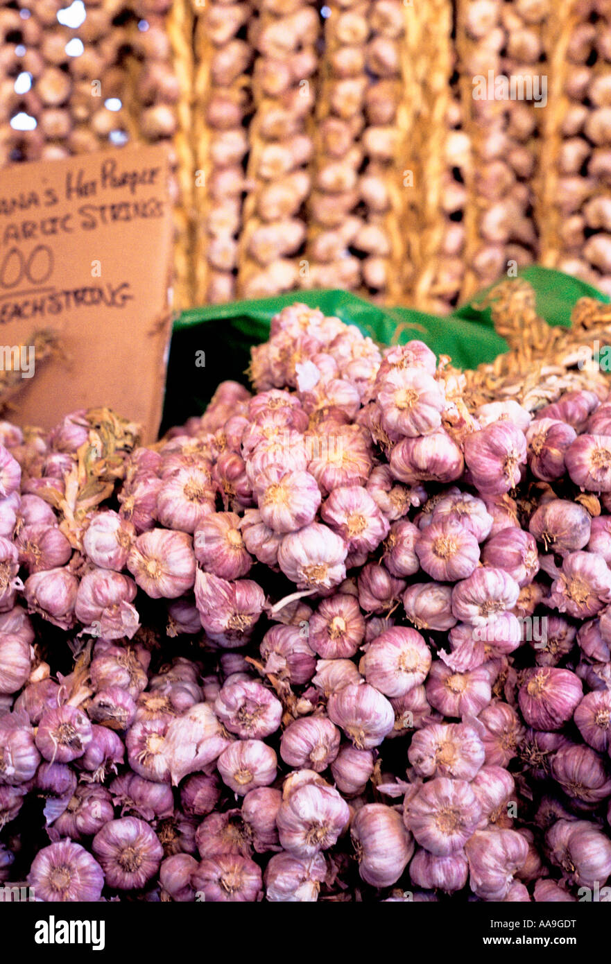 Strings of garlic for sale hi-res stock photography and images - Alamy