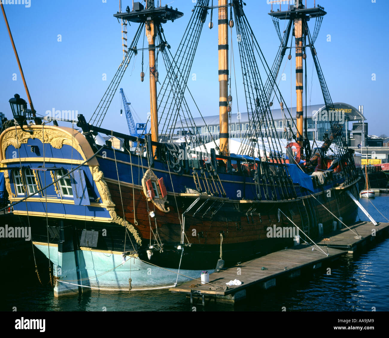 Hms endeavour hi-res stock photography and images - Alamy