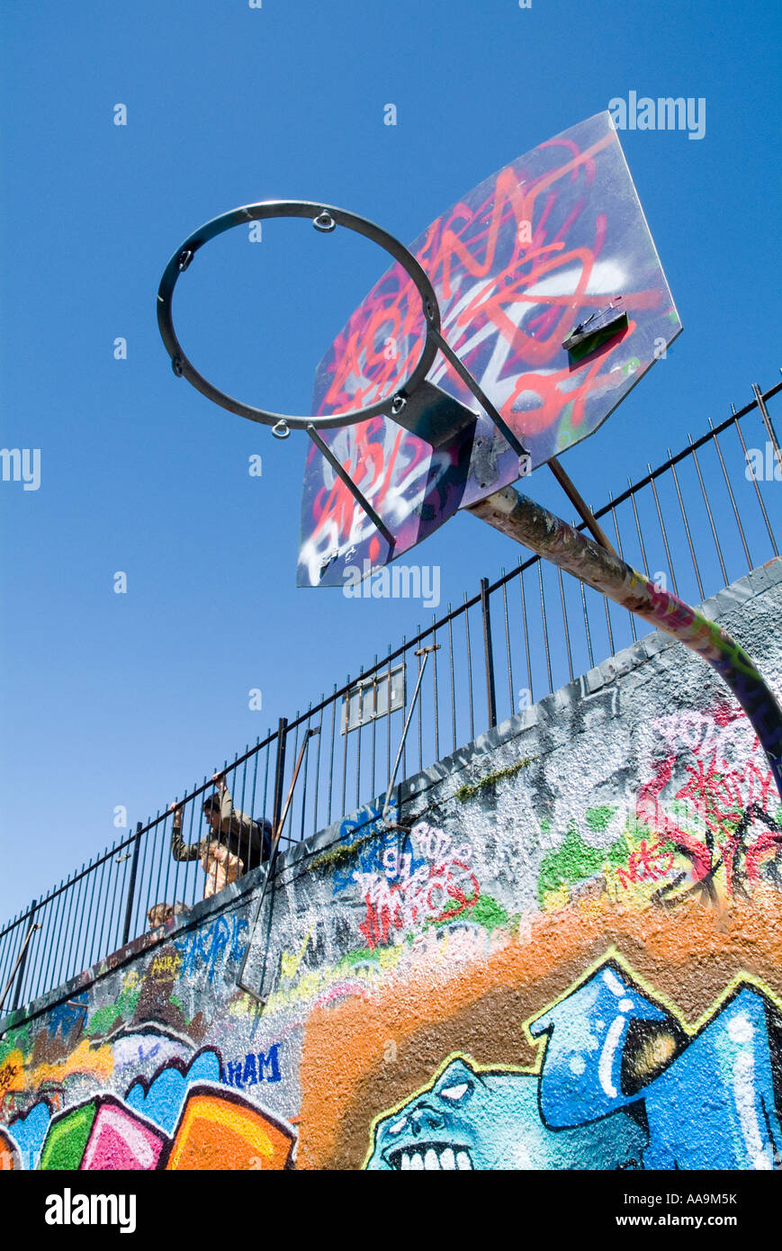 Watching graffiti artists in Tarner Park, Brighton where graffiti is ...