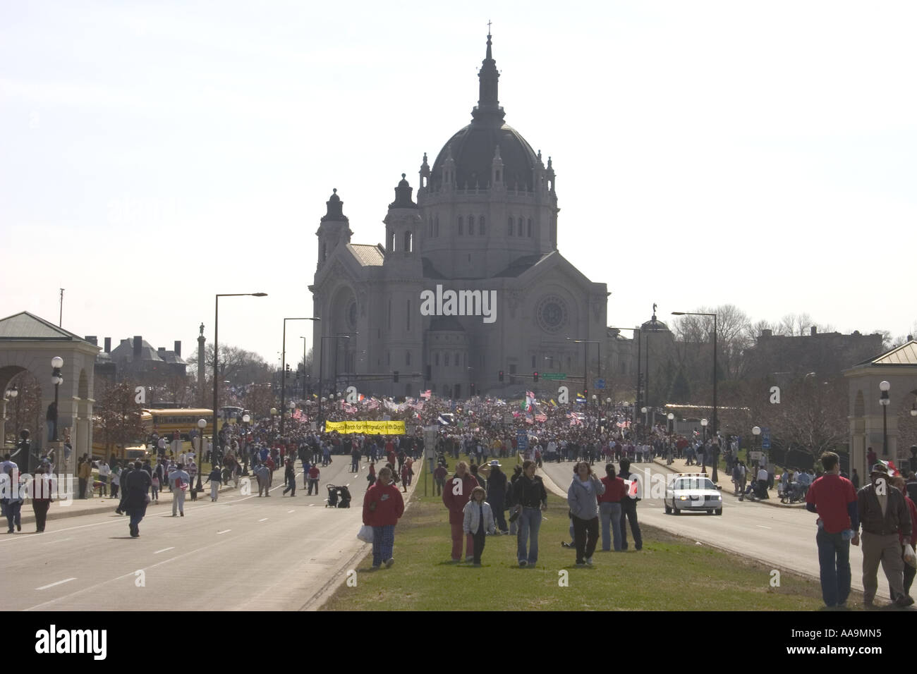 Protesters marching with signs hi-res stock photography and images - Alamy