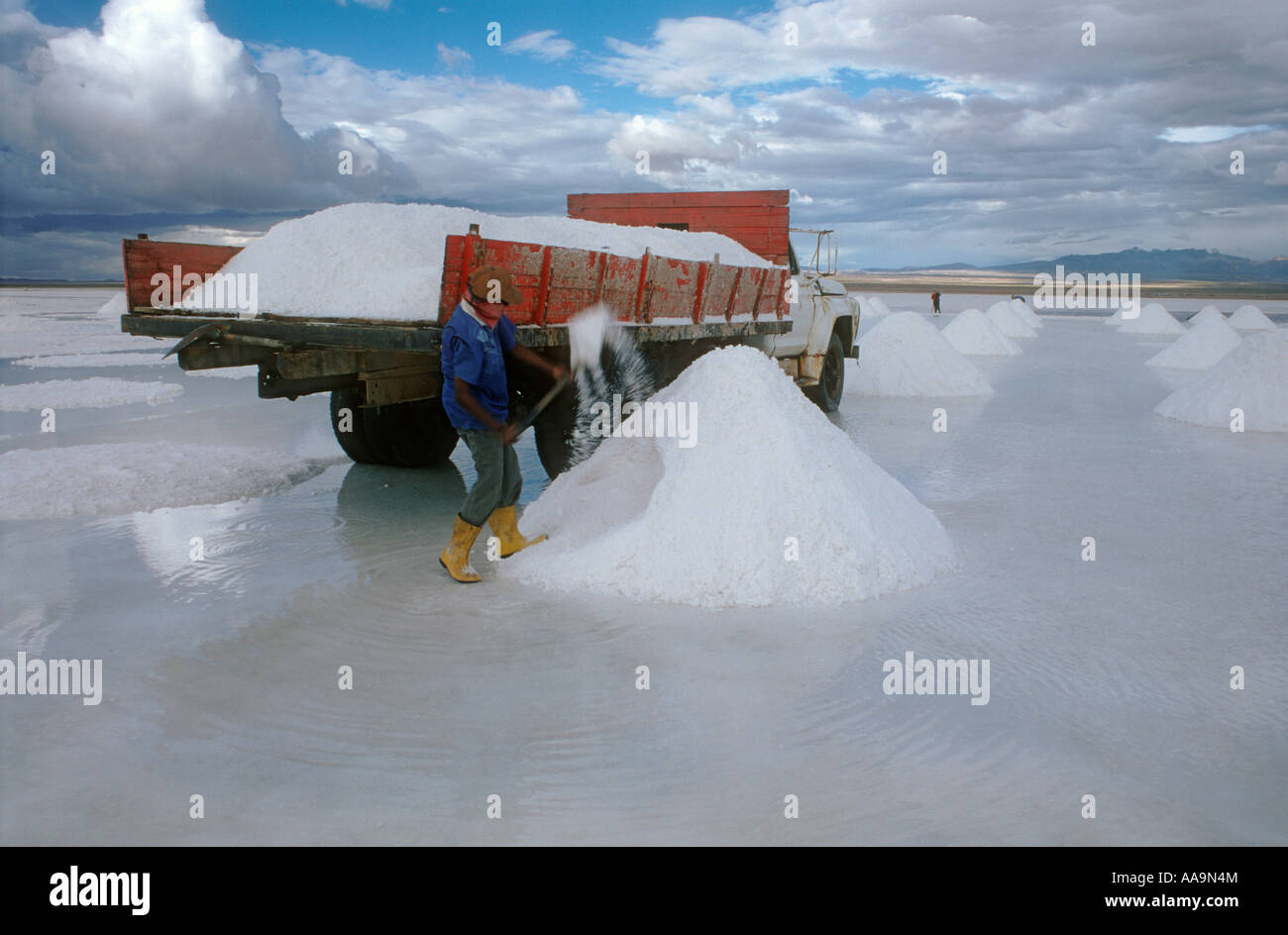 Bolivia, salt production at the Salar de Uyuni Stock Photo - Alamy