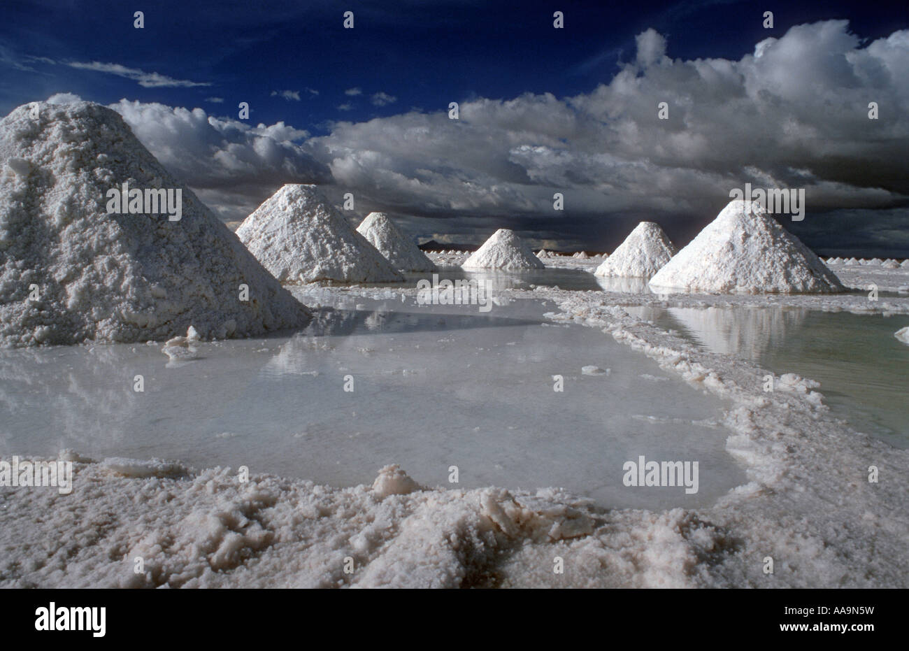 Bolivia, salt production at the Salar de Uyuni Stock Photo - Alamy