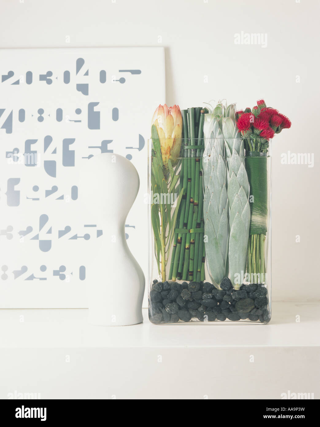 Ceramic flower vase hi-res stock photography and images - Alamy