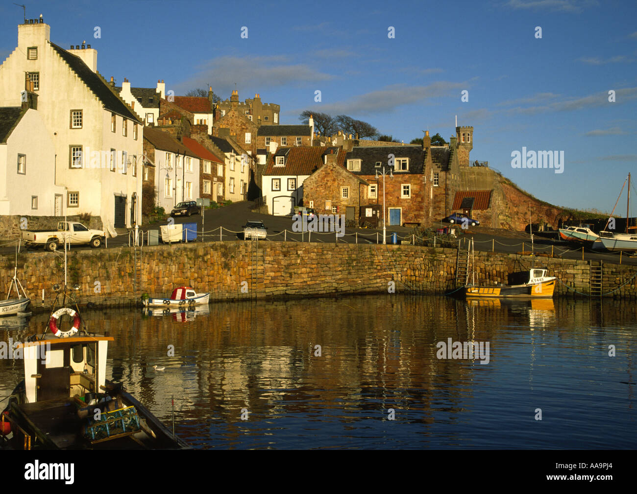 Harbour scottish hi-res stock photography and images - Alamy