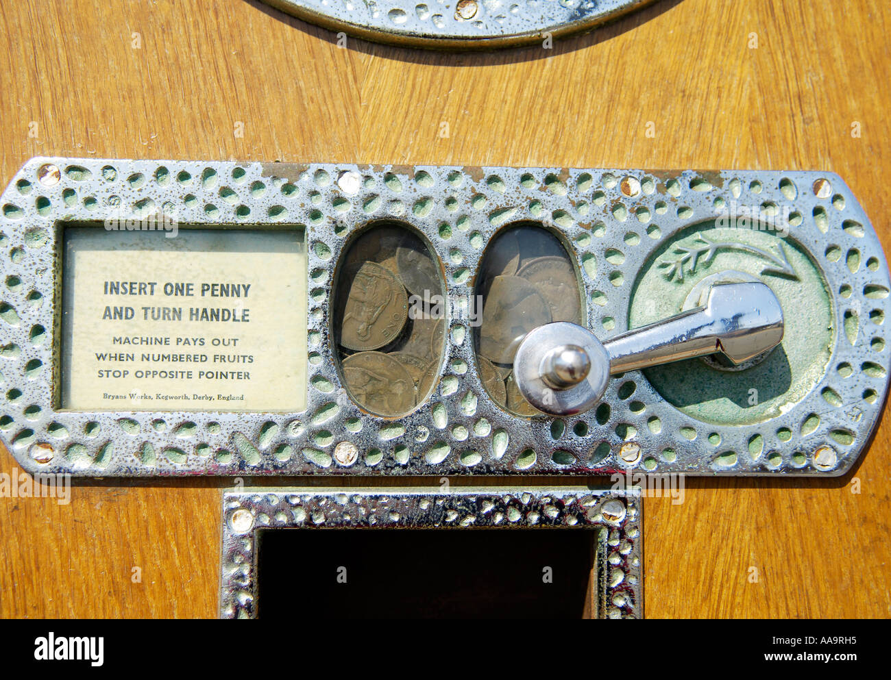 Antique slot gaming machines Stock Photo - Alamy