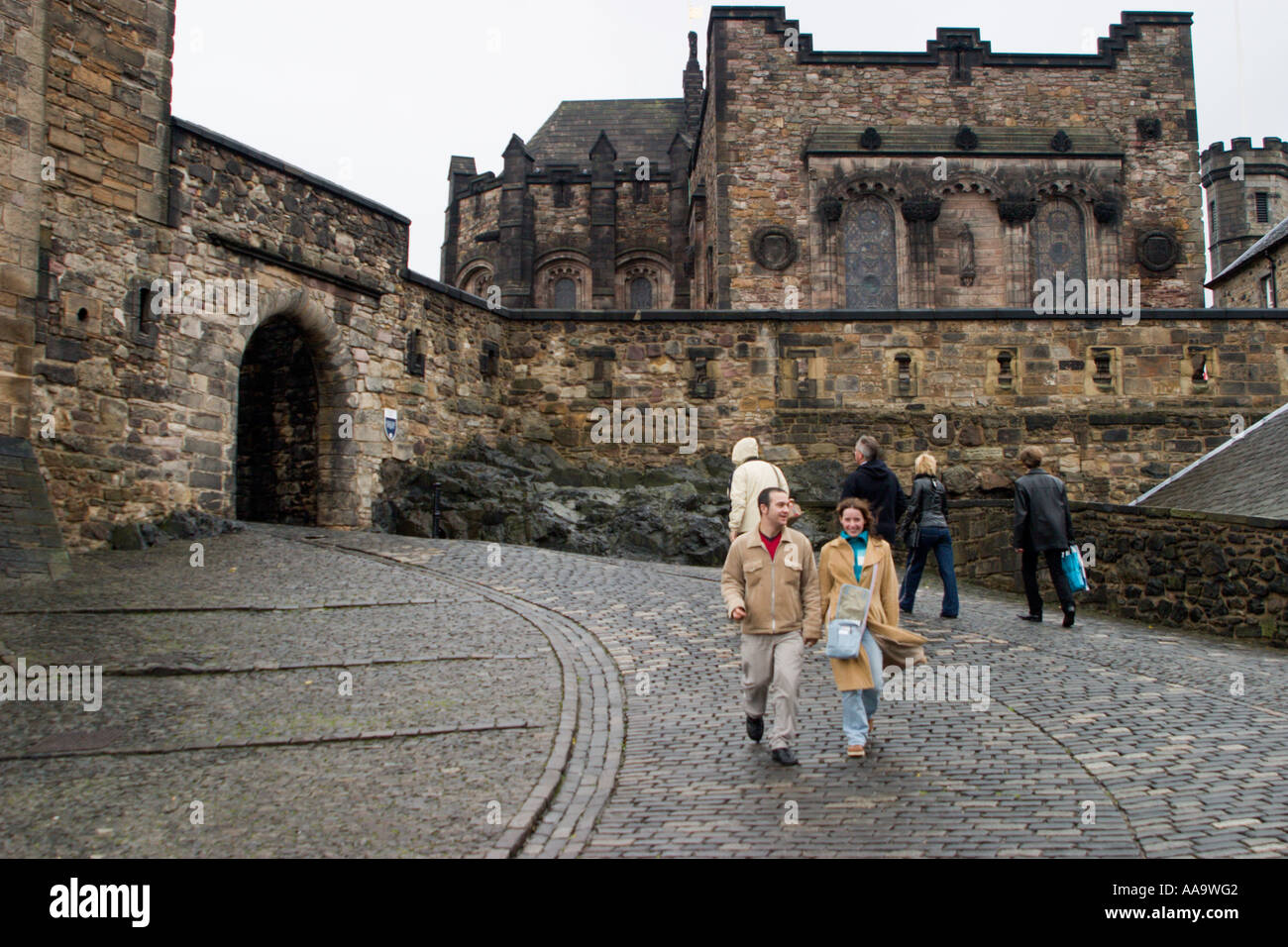 Edinburgh with people hi-res stock photography and images - Alamy