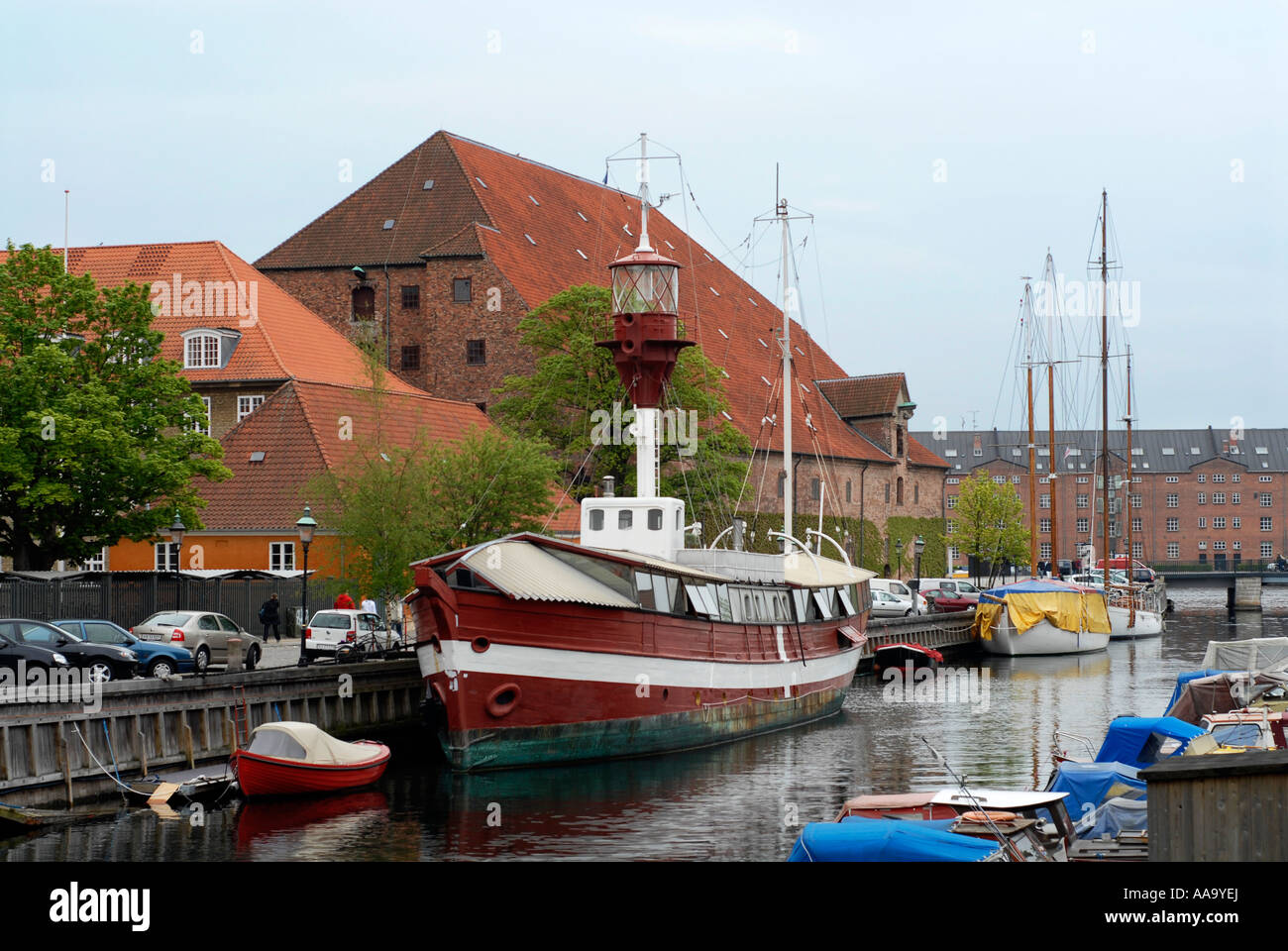 Ships in the canal hi-res stock photography and images - Alamy