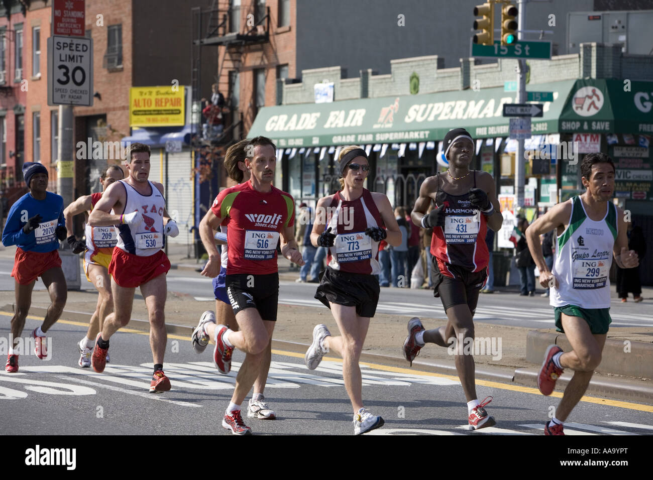 Front runners in the New York City Marathon as it passes through ...