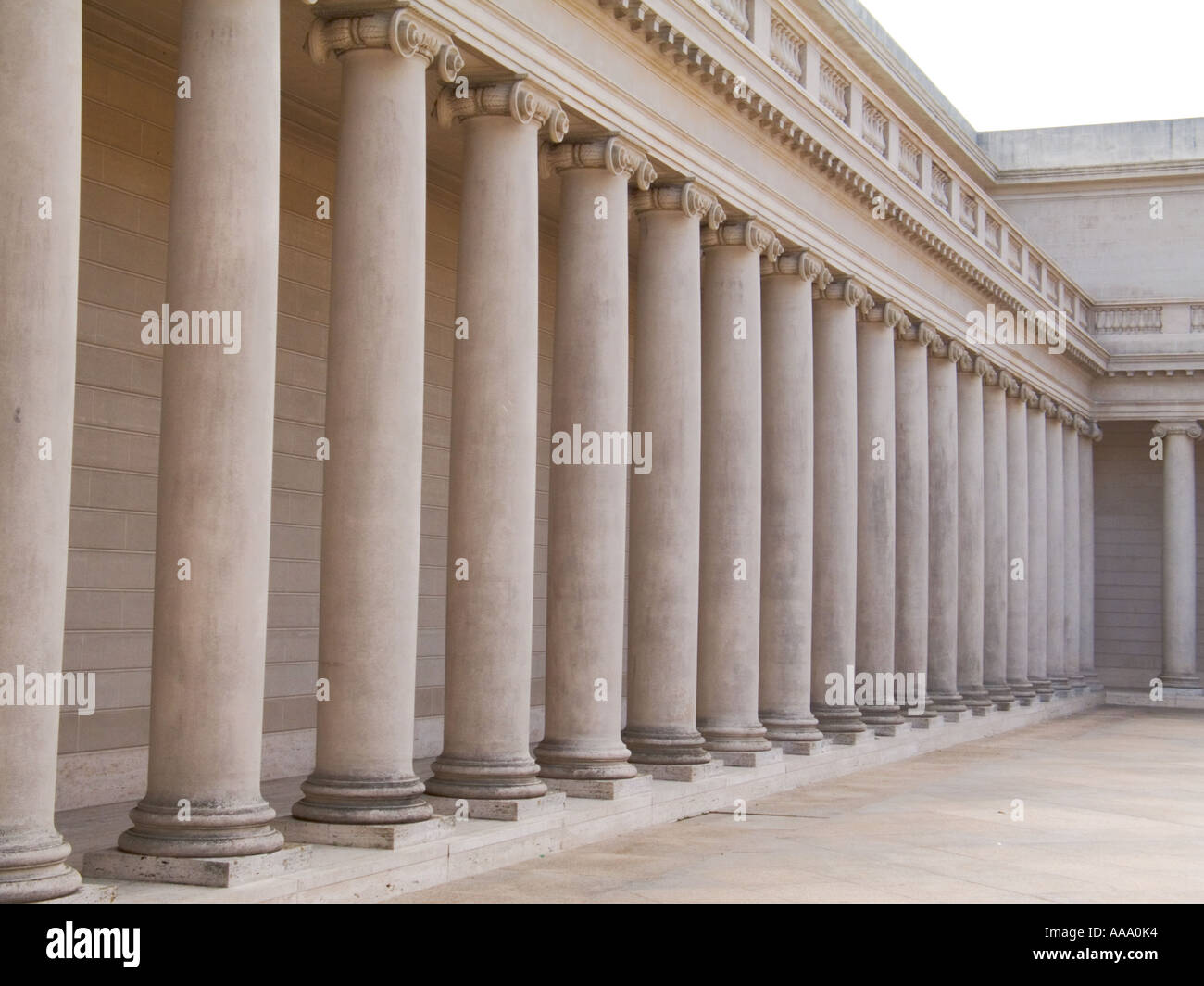 Unadorned facade hi-res stock photography and images - Alamy