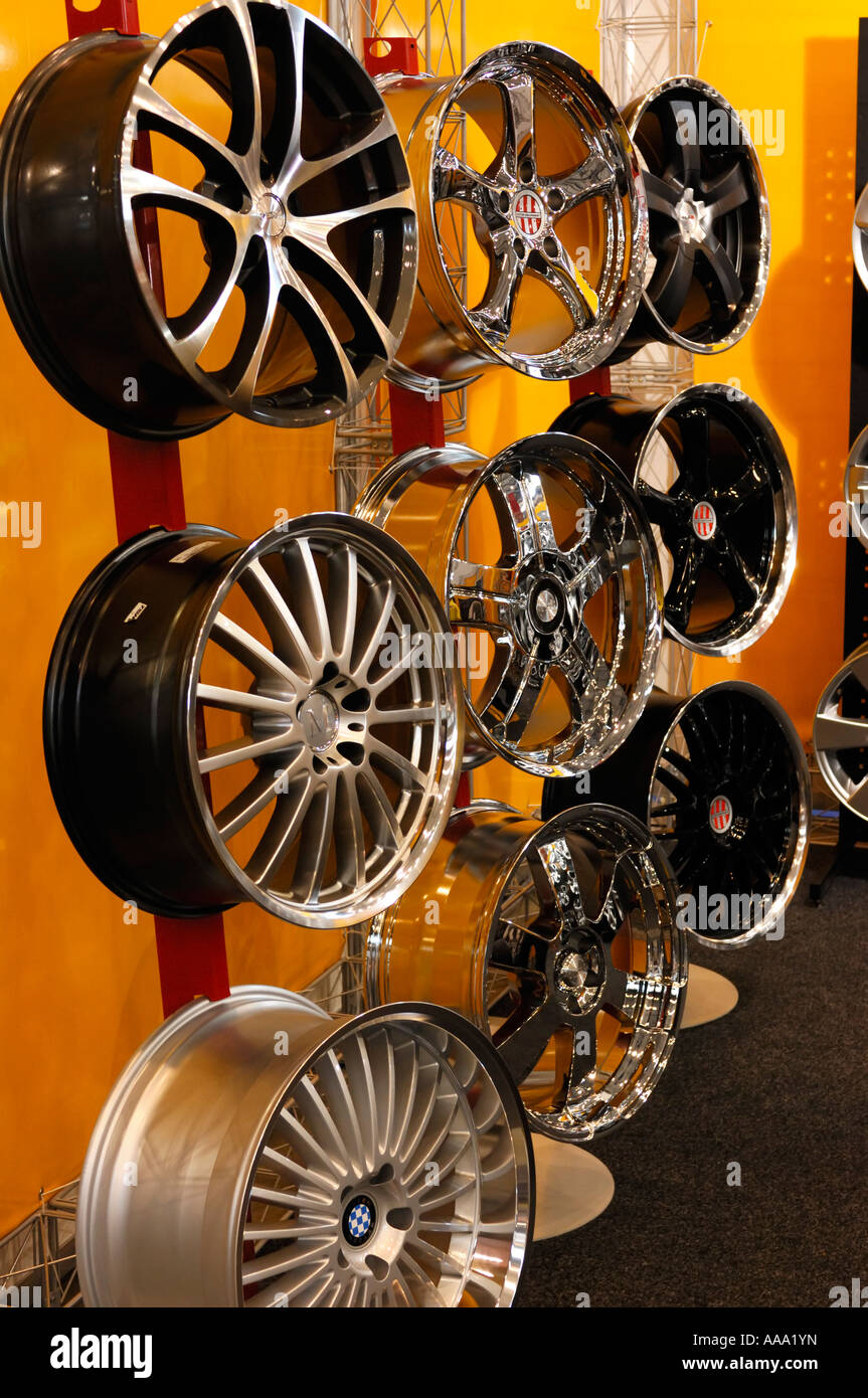 Car wheels and rims hi-res stock photography and images - Alamy
