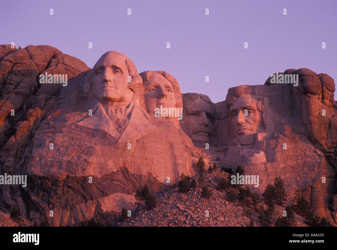 Sunset mount rushmore hi-res stock photography and images - Alamy