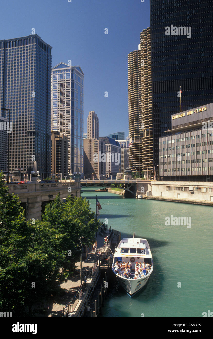 Chicago illinois canal cruise hi-res stock photography and images - Alamy