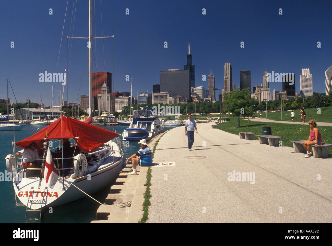 Chicago yacht club hi-res stock photography and images - Alamy